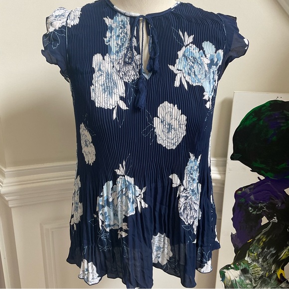 Zac & Rachel | Tops | Zac Rachel Blue Floral Blouse | Poshmark
